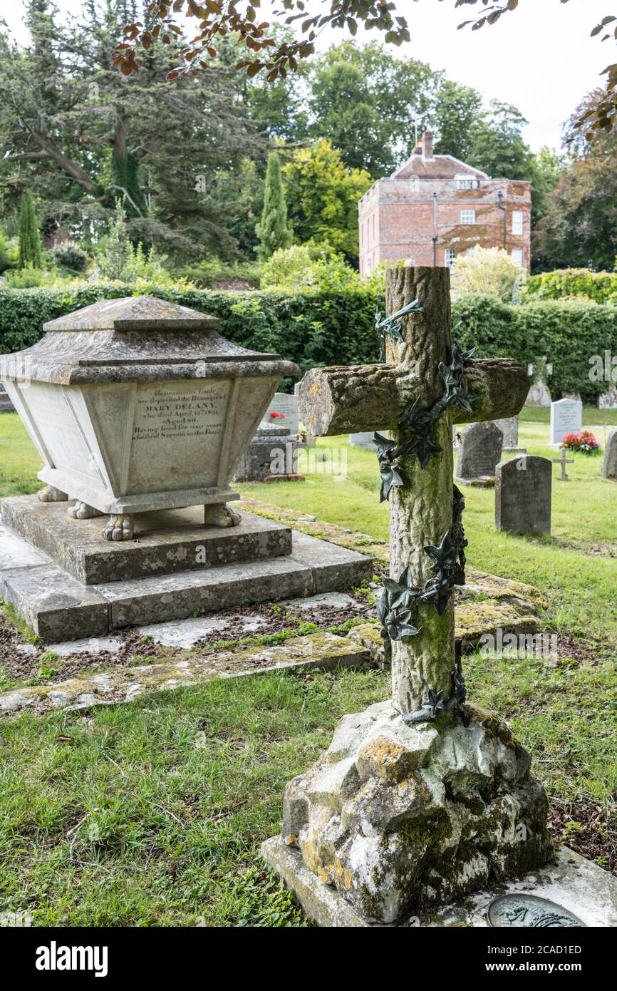 The churchyard and graveyard of St Simon and St Jude church in Bramdean ...