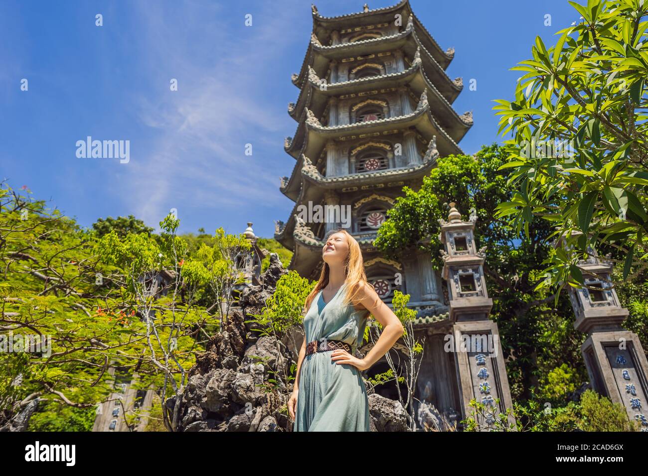 Non nuoc pagoda hi-res stock photography and images - Alamy