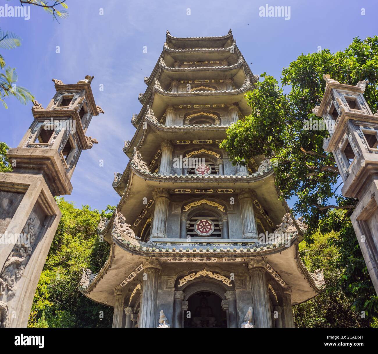 Non nuoc pagoda hi-res stock photography and images - Alamy