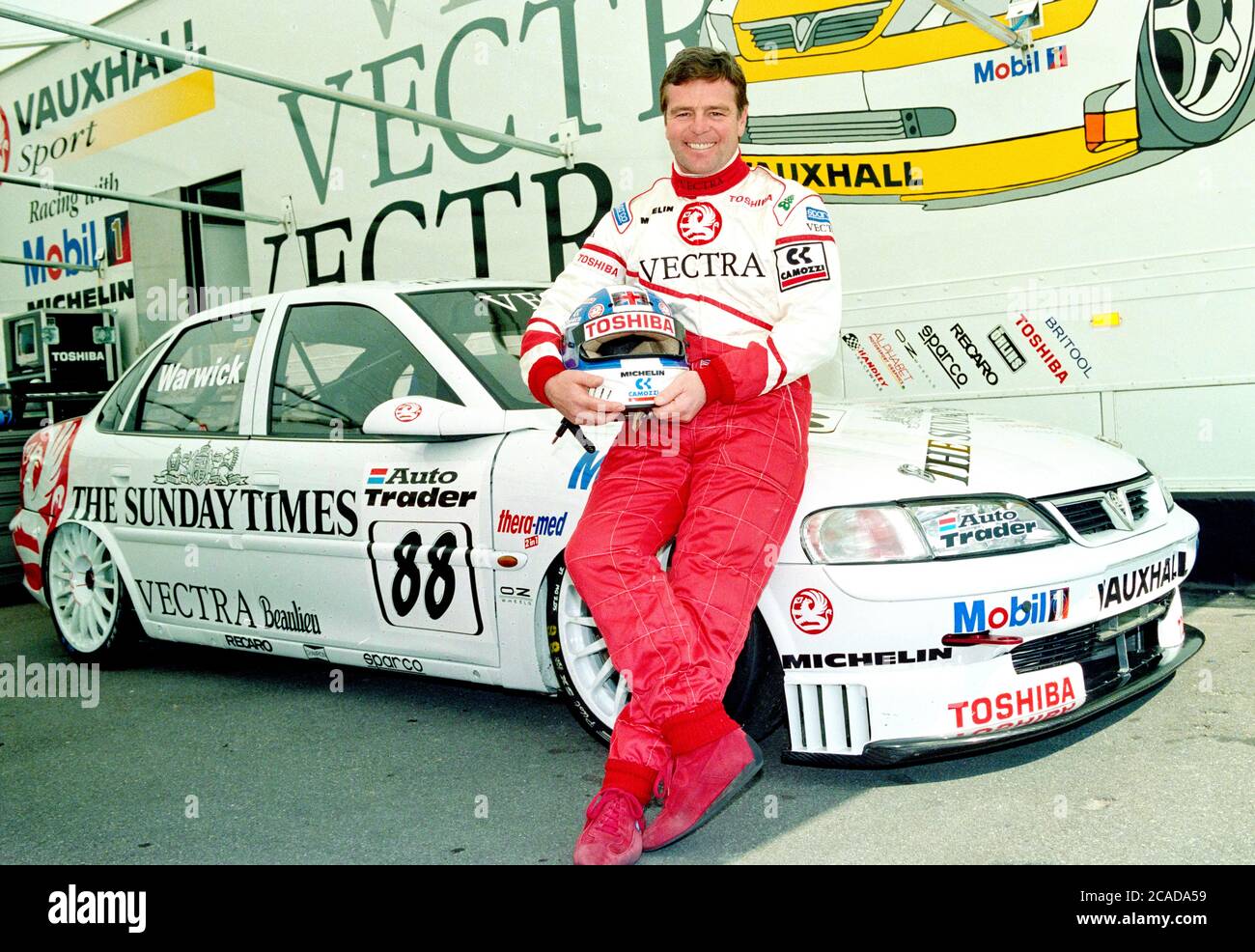 Derek Warwick former F1 racing driver helps Hampshire Constabulary ...