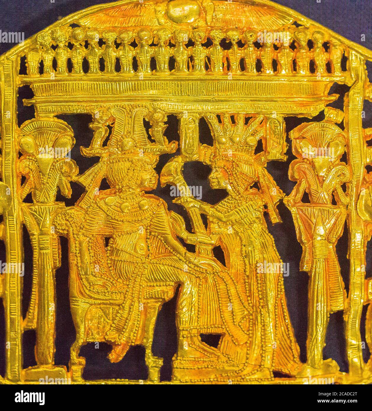 Egypt, Cairo, Tutankhamon jewellery, from his tomb in Luxor : Buckle in ...