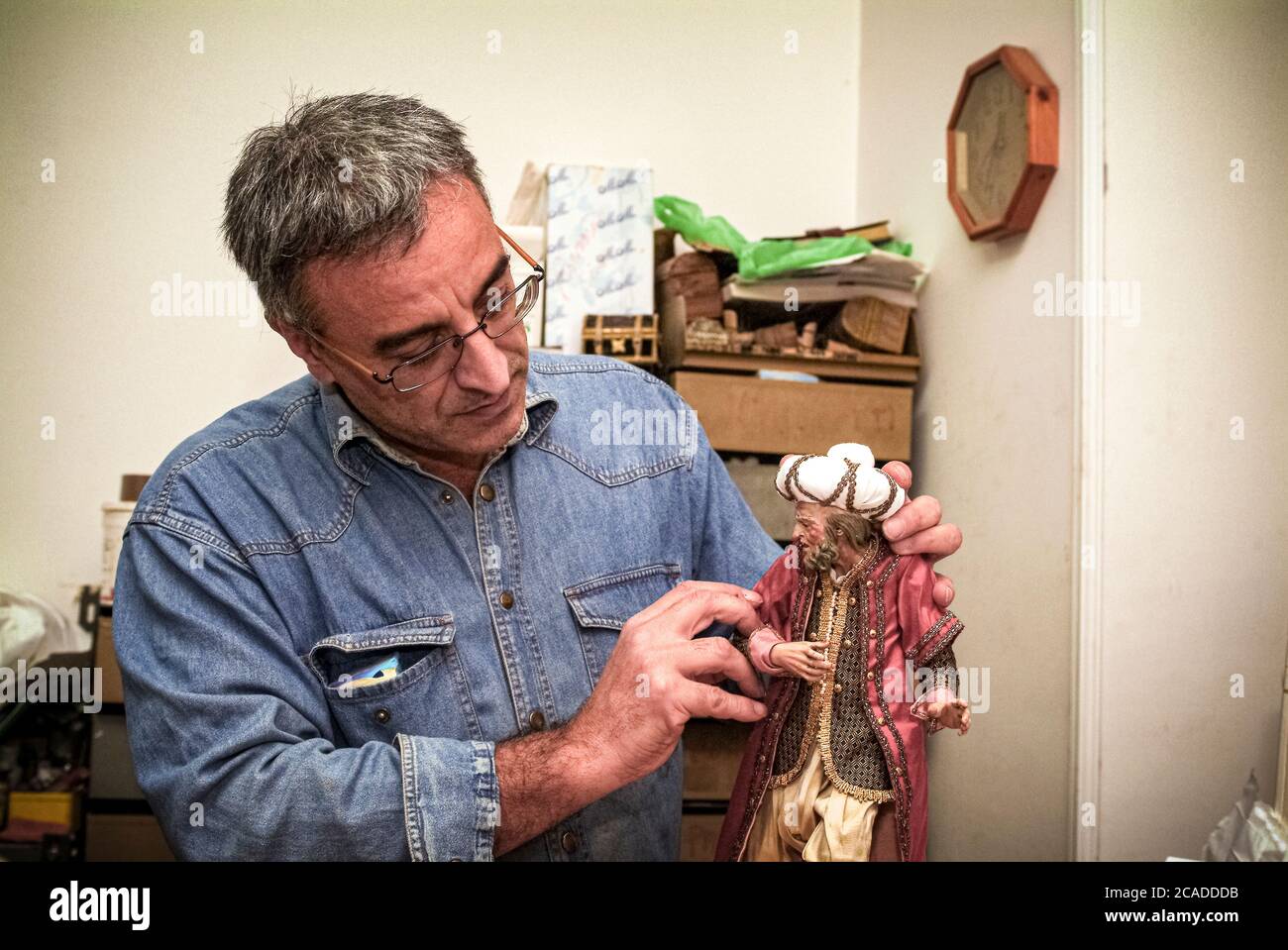 Italy Campania Naples Handicraft - creation of Neapolitan shepherds ...