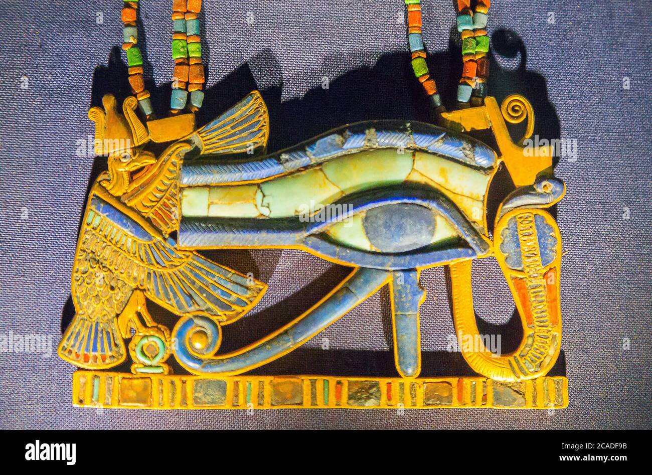 Egypt, Cairo, Tutankhamon jewellery : Pectoral, the goddesses Nekhbet ...