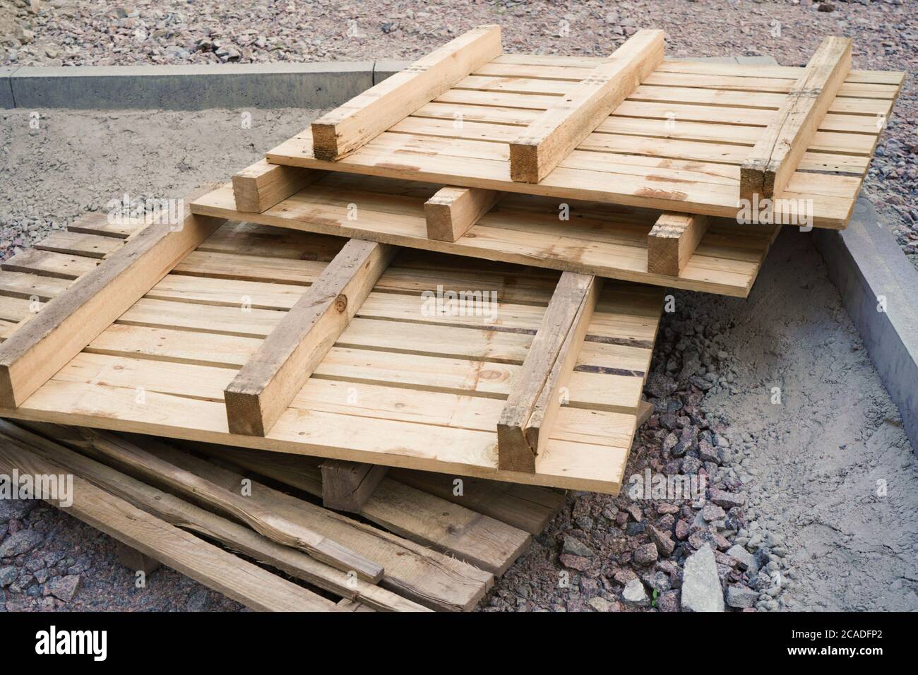 Broken wooden pallet hi-res stock photography and images - Alamy