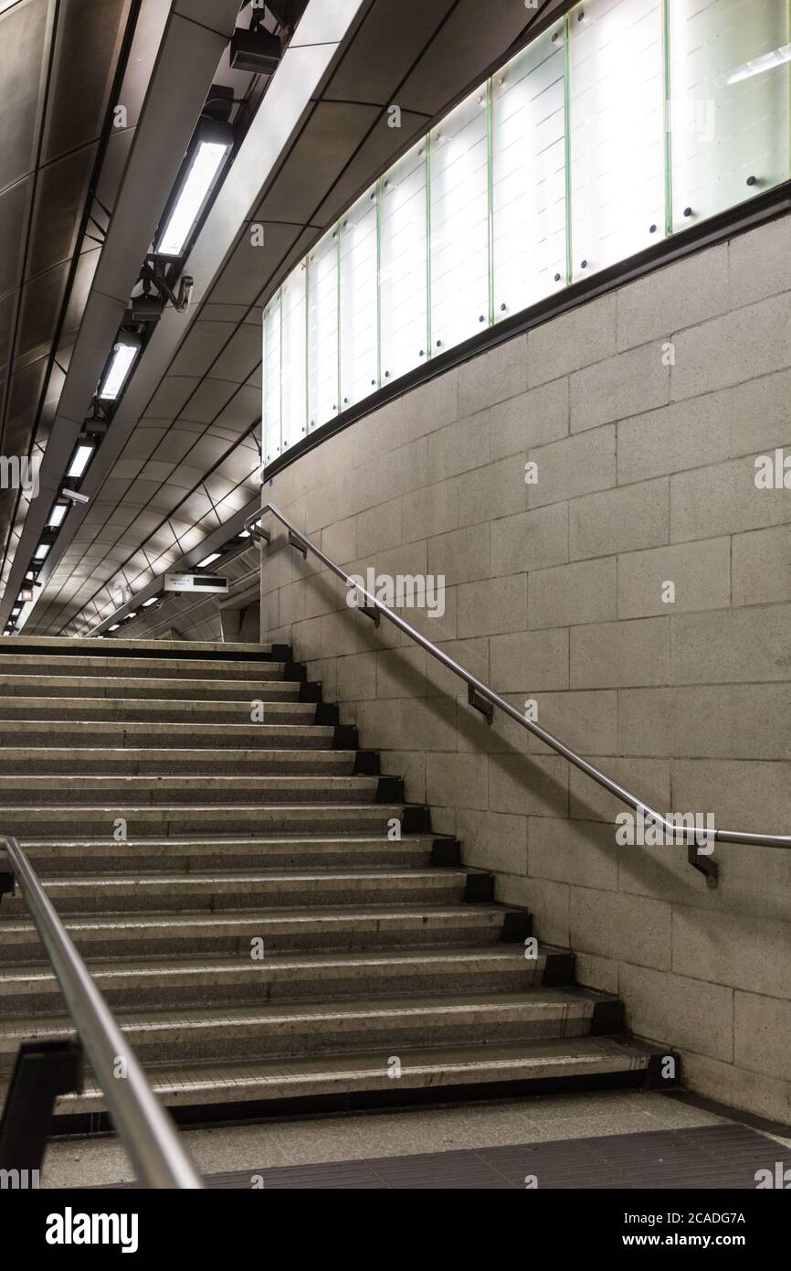 Lower concorse, Southwark underground tube station, designed by Sir ...