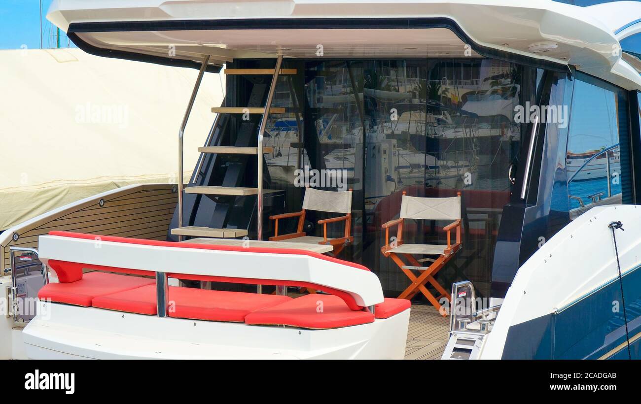 Back view sofa hi-res stock photography and images - Alamy