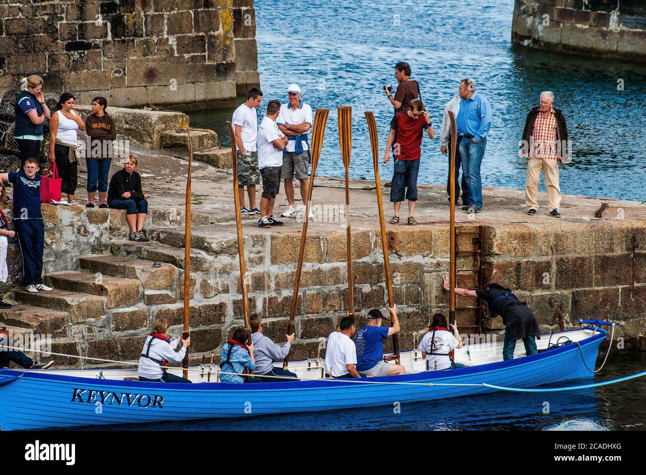 Gig Rowers Prepare To Row 07 Stock Photo - Alamy