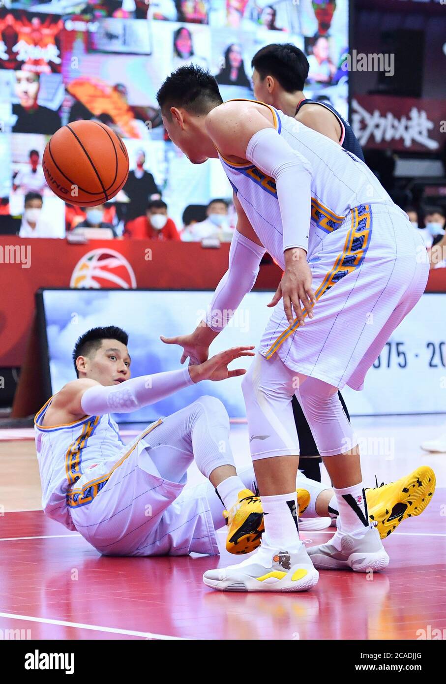 Qingdao, China's Shandong Province. 6th Aug, 2020. Jeremy Lin (L) of ...
