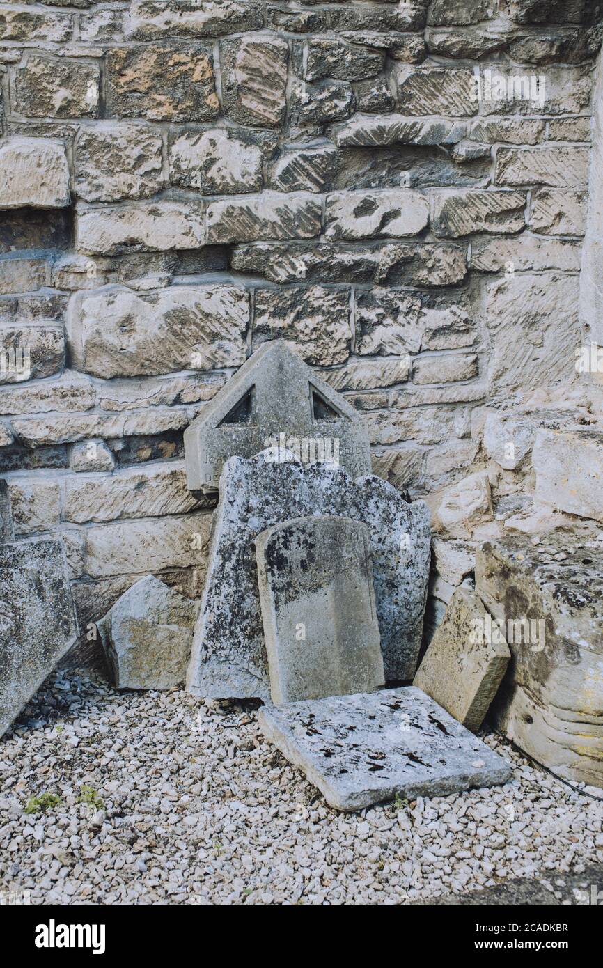 Gravestone gravestones graveyard hi-res stock photography and images ...