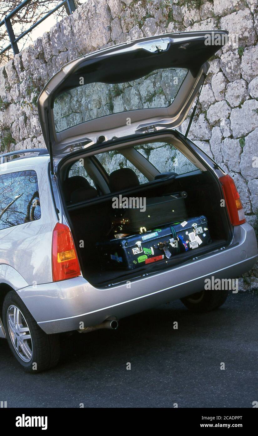 Ford focus 1998 hi-res stock photography and images - Alamy