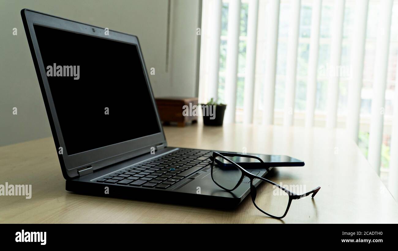 Sobre monitor hi-res stock photography and images - Alamy