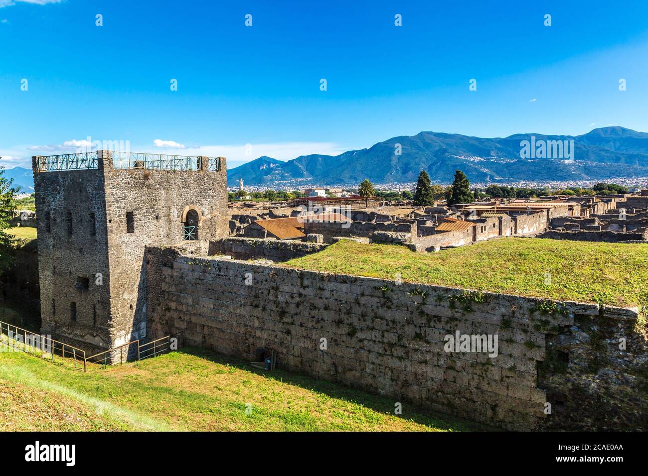 Pompeii city destroyed in 79BC by the eruption of Mount Vesuvius Stock ...