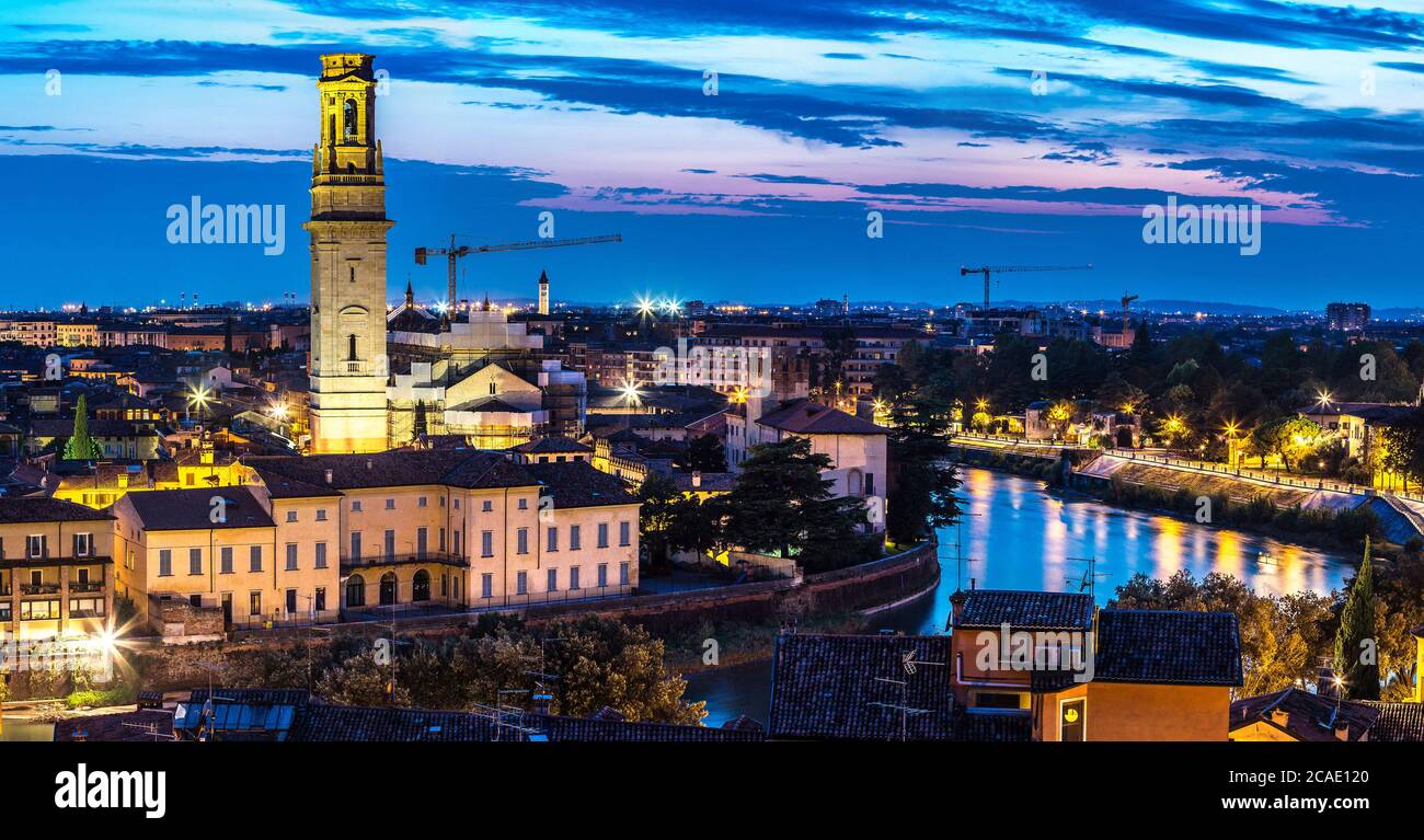 Panorama verona skyline night italy hi-res stock photography and images ...