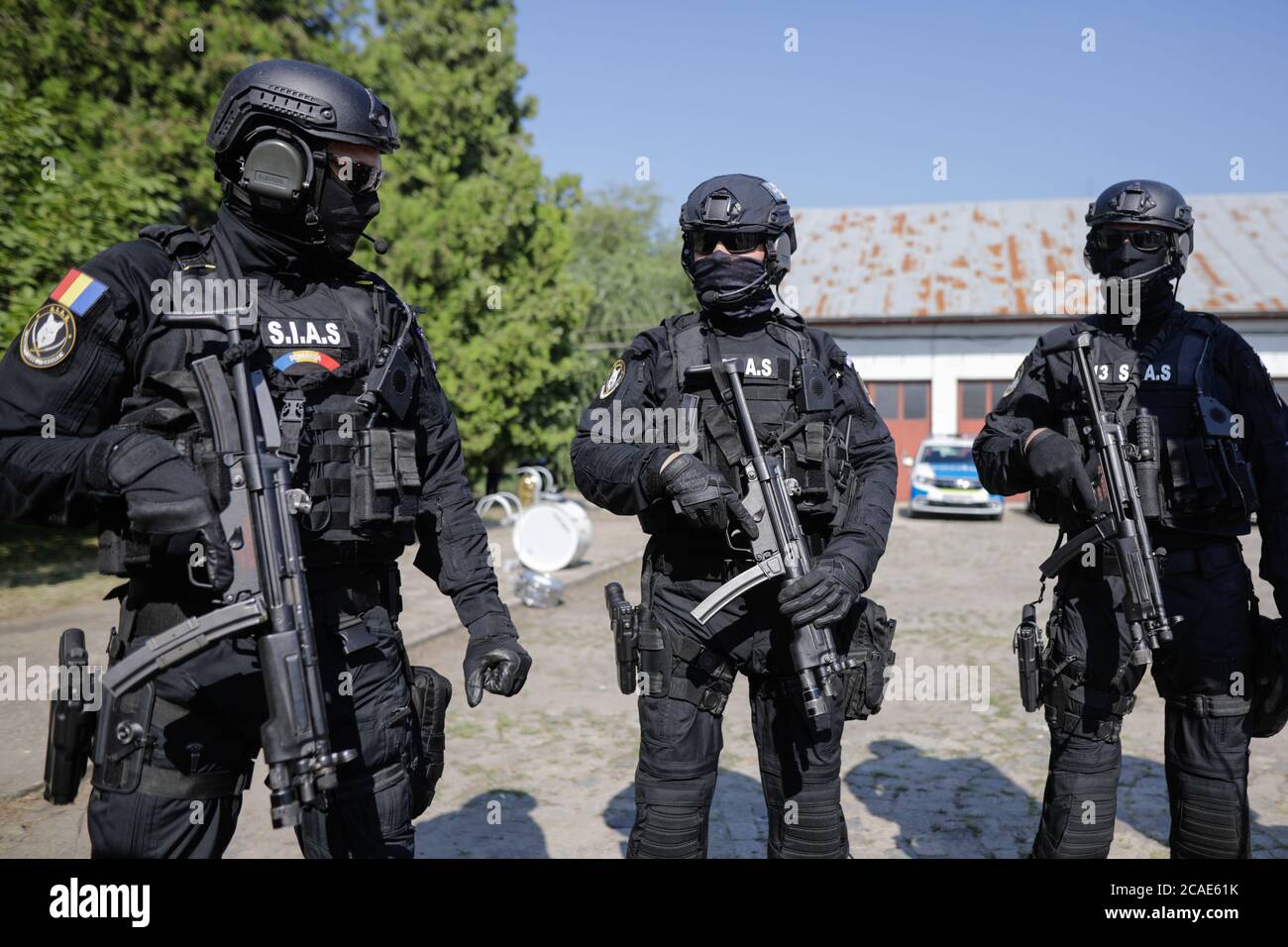 Police heckler koch sub machine hi-res stock photography and images - Alamy