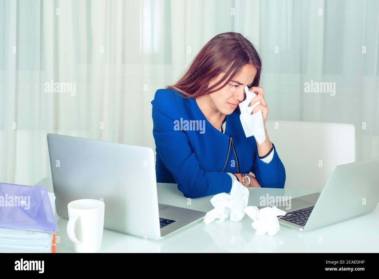 Woman cry office work hi-res stock photography and images - Alamy