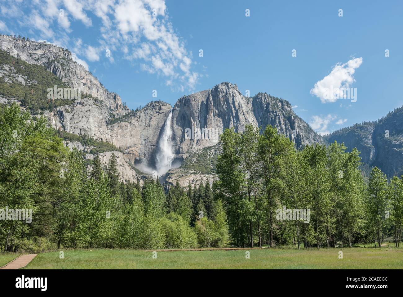 Yosemite national park waterfalls spring hi-res stock photography and ...