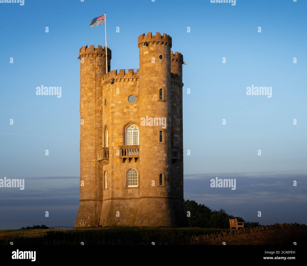 Broadway tower cotswolds sunrise hi-res stock photography and images ...