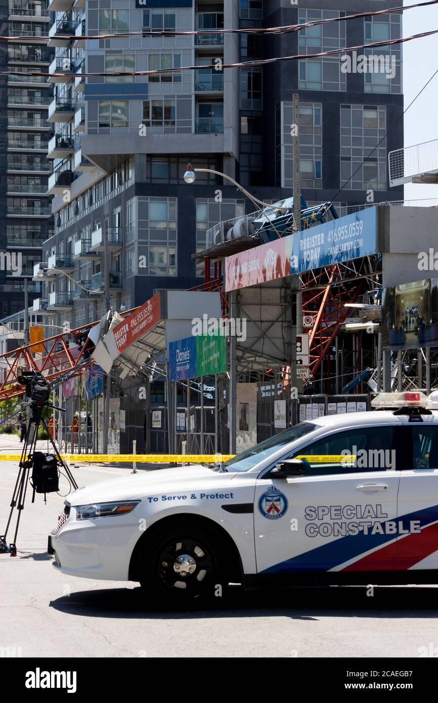 Toronto, Ontario/Canada - August 06 2020: Crane Collapse at Dundas and ...