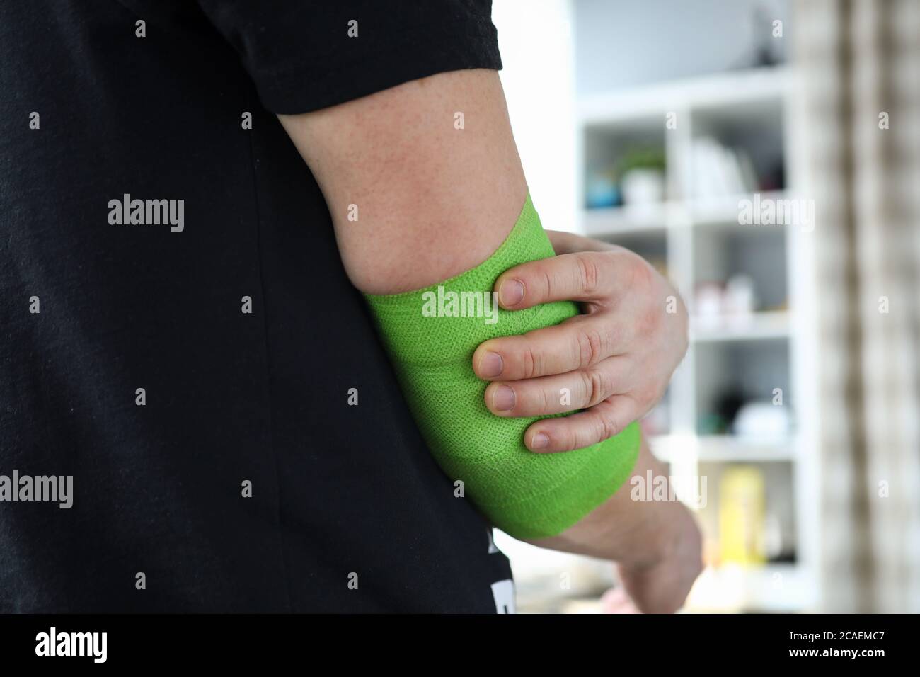 Arm injury at work hi-res stock photography and images - Alamy