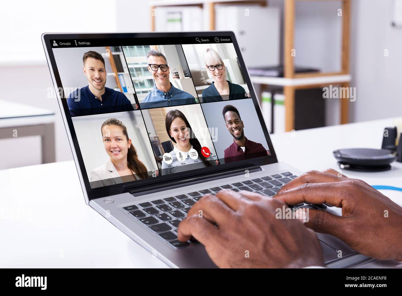 Online video conference web hi-res stock photography and images - Alamy
