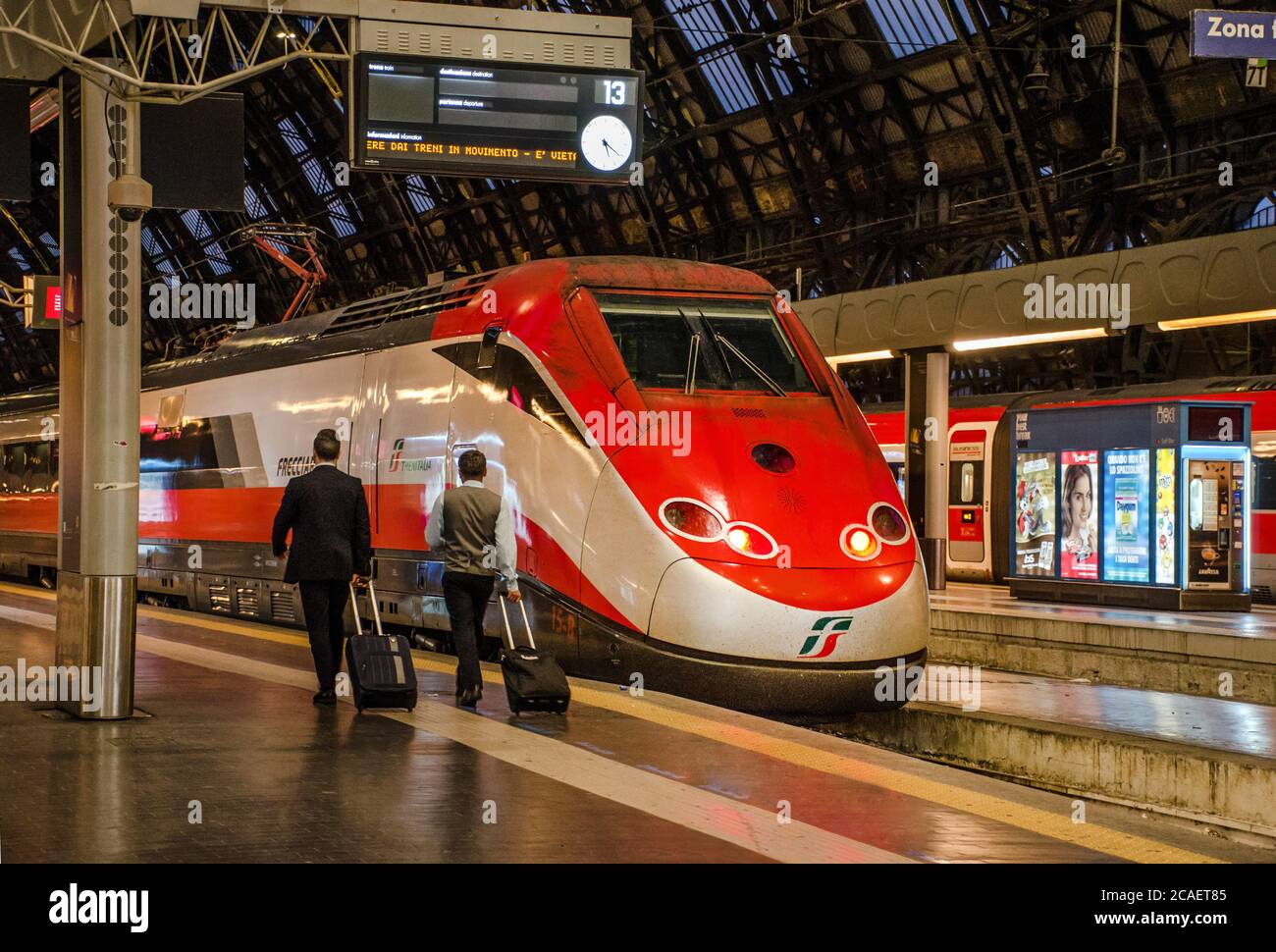 Red arrow train italy hi-res stock photography and images - Alamy