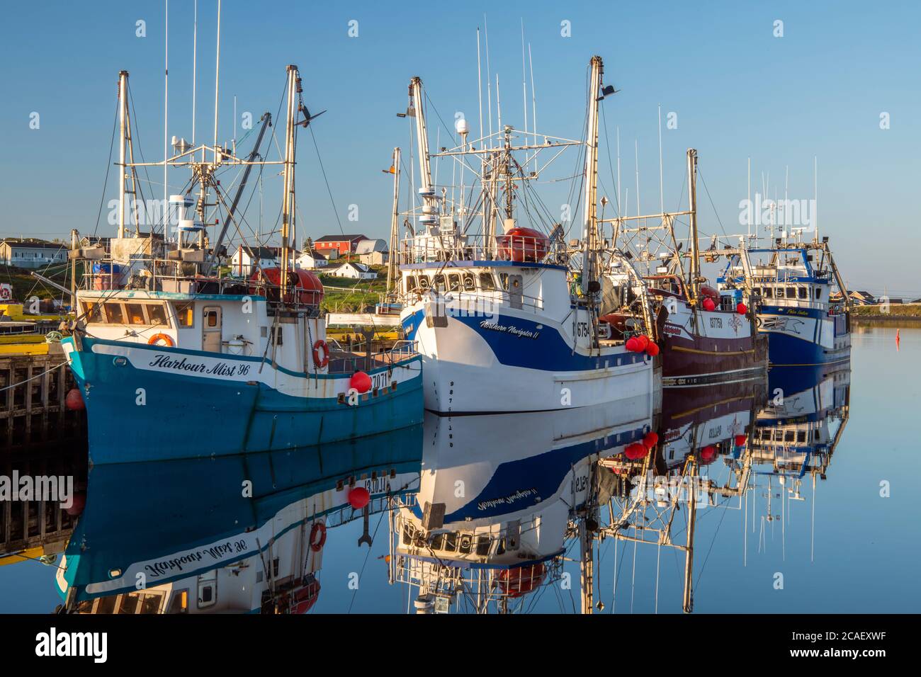 Longliners fishing boats hi-res stock photography and images - Alamy