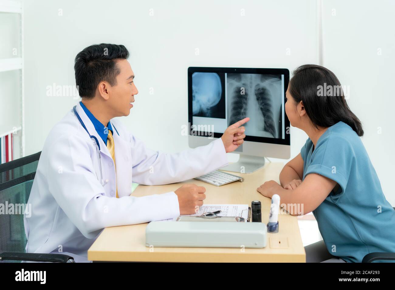 Doctor x ray hospital woman hi-res stock photography and images - Alamy