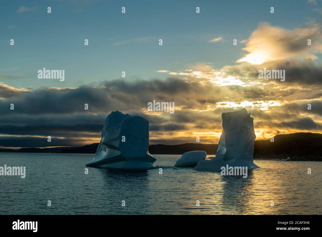 Grounded iceberg hi-res stock photography and images - Alamy