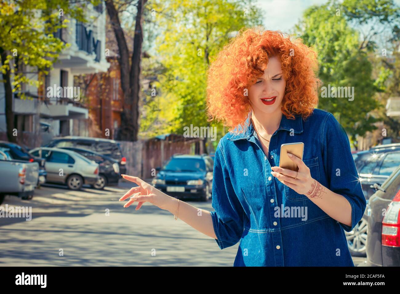 Hitch hike sign hi-res stock photography and images - Alamy