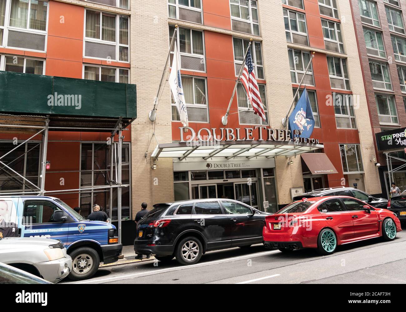 New york hotels as shelters hi-res stock photography and images - Alamy