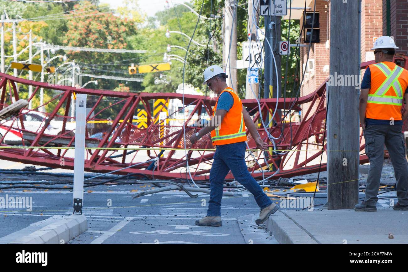 Crane collapse hi-res stock photography and images - Alamy