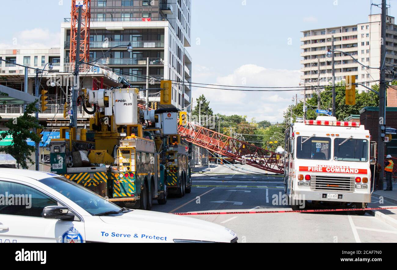 Crane collapse hi-res stock photography and images - Alamy