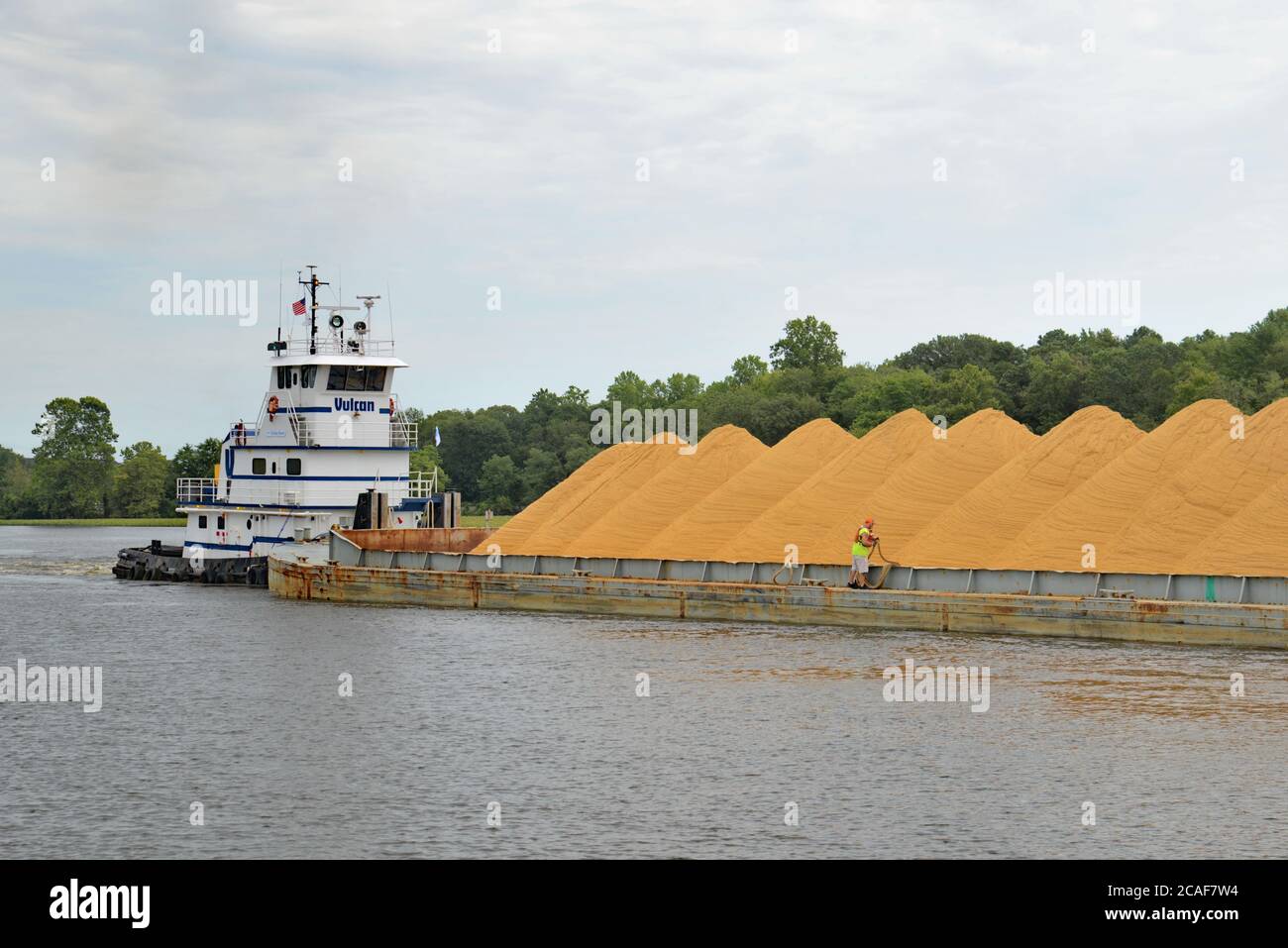 Sand barge hi-res stock photography and images - Alamy