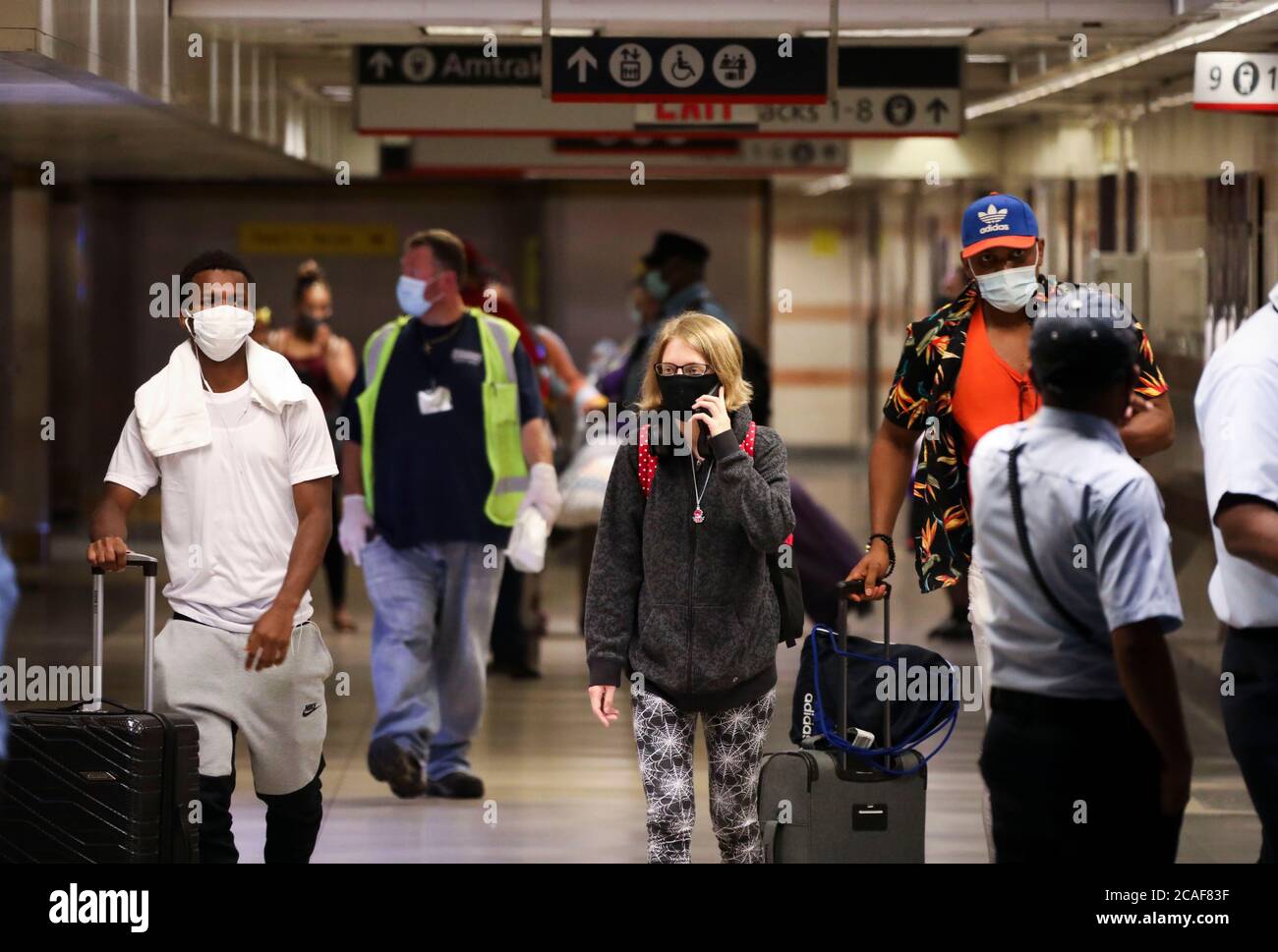 Form of containment hi-res stock photography and images - Alamy
