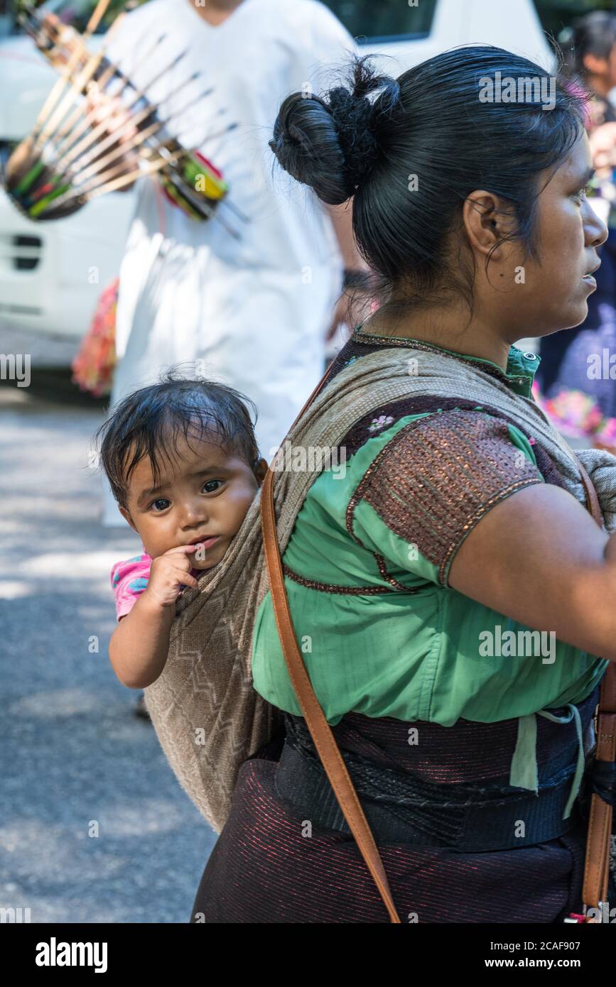 Mayan woman and baby hi-res stock photography and images - Alamy