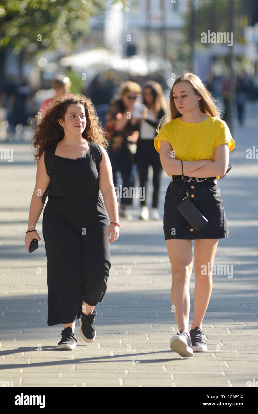 Italian young girls in Piazza Umberto I, Via Sparano da Bari. Bari ...