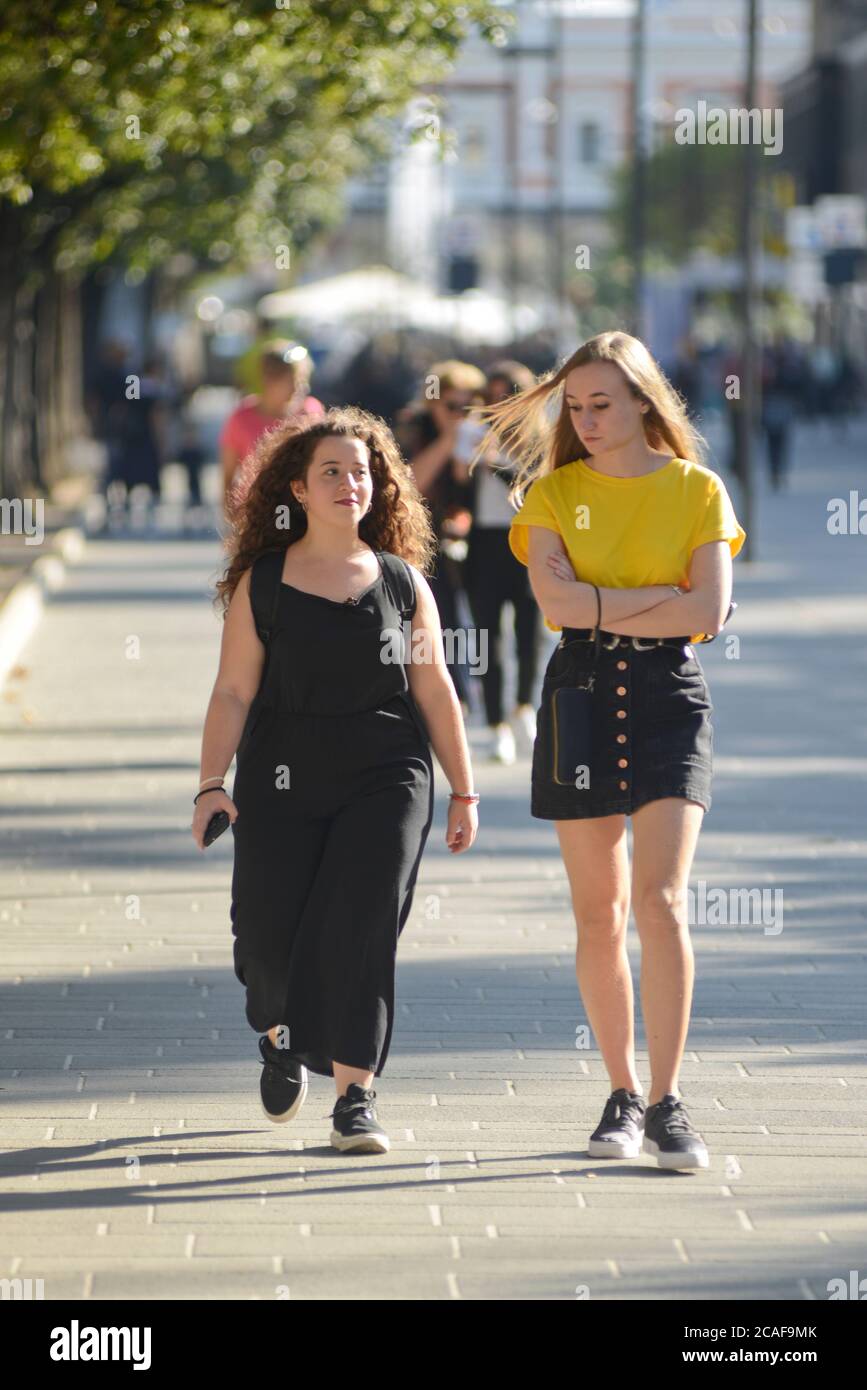 Italian young girls in Piazza Umberto I, Via Sparano da Bari. Bari ...