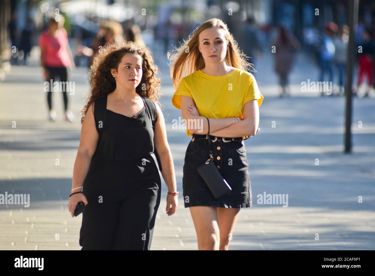 Italian young girls in Piazza Umberto I, Via Sparano da Bari. Bari ...