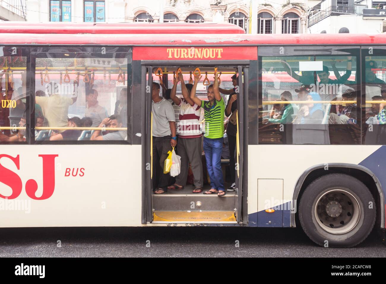 Bus crowded inside hi-res stock photography and images - Alamy