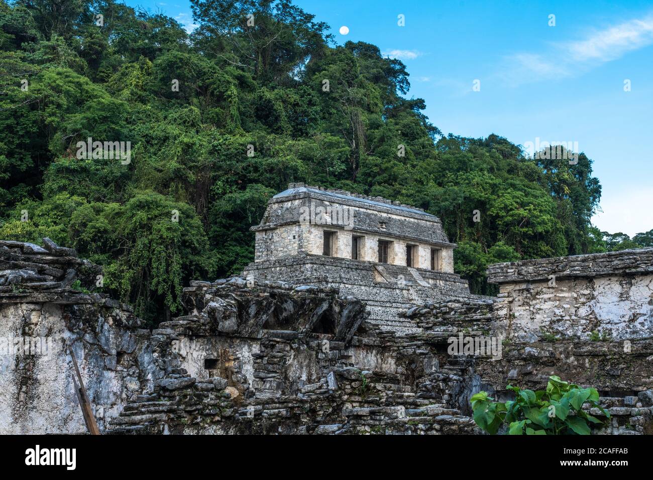 The Temple of the Inscriptions with Palace rooms in the foreground at ...