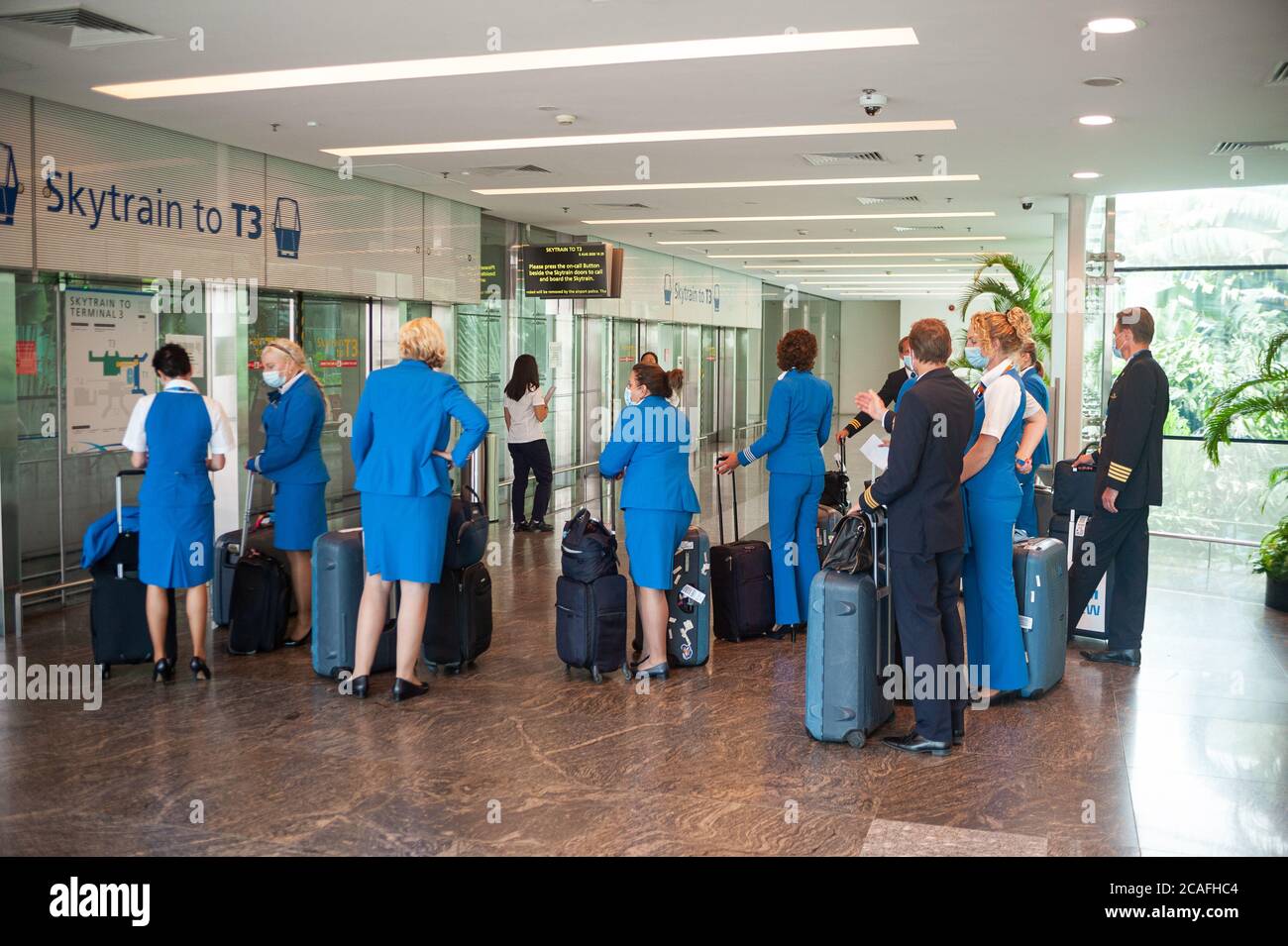 Singapore airline air hostess hi-res stock photography and images - Alamy