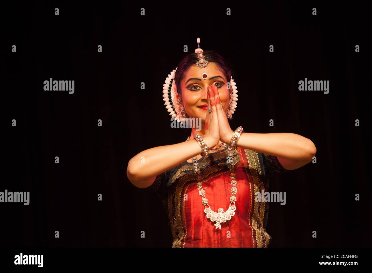 Odissi dancers pose hi-res stock photography and images - Alamy