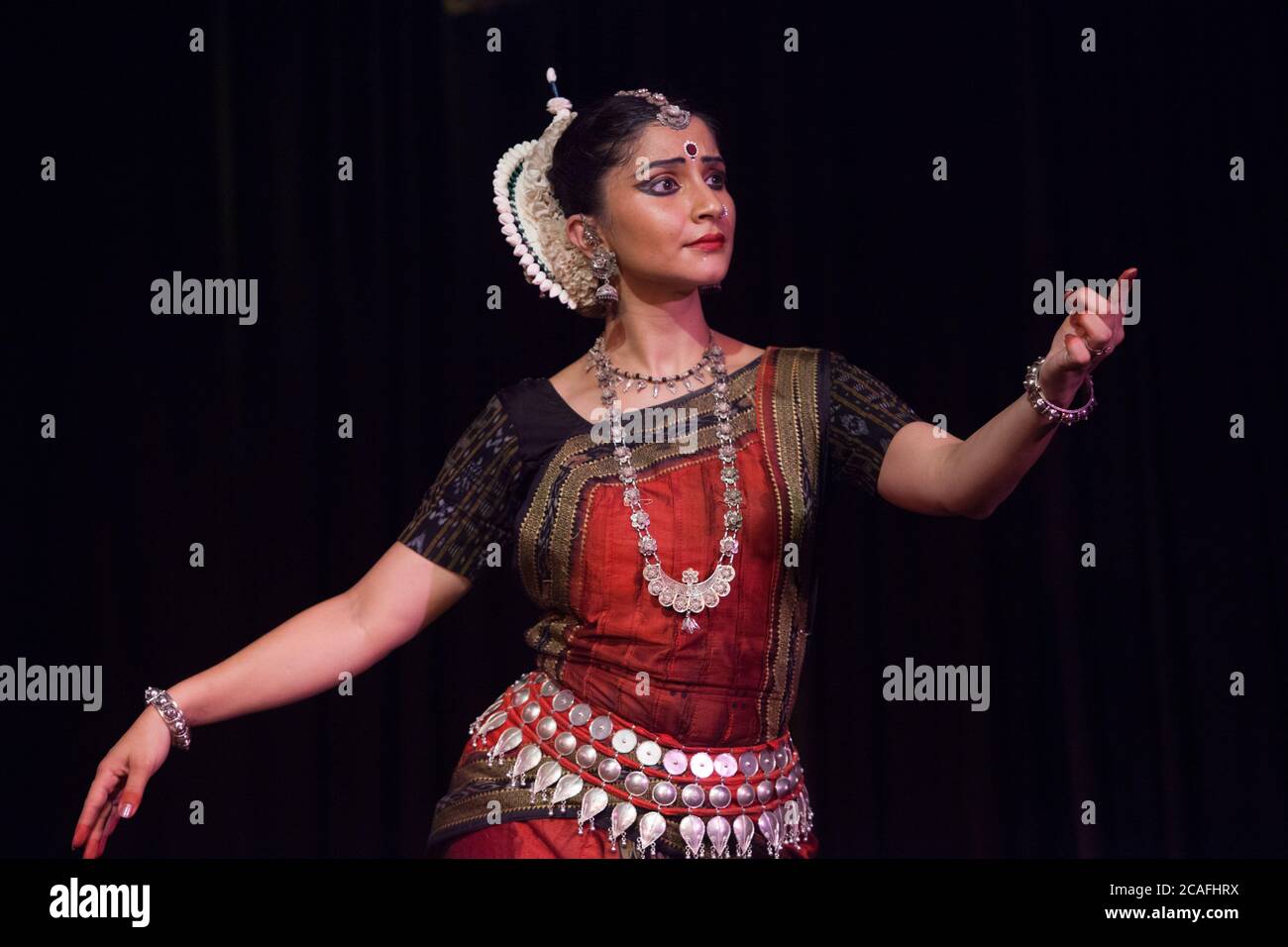 A beautiful odissi dancer Stock Photo - Alamy