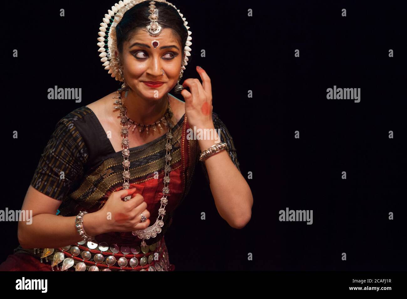 Odissi dancers pose hi-res stock photography and images - Alamy