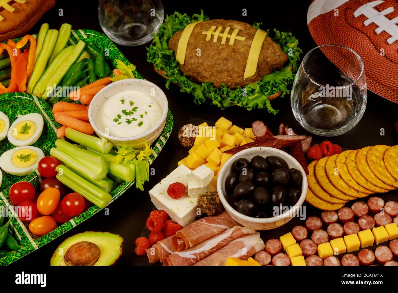 Football dinner table hi-res stock photography and images - Alamy
