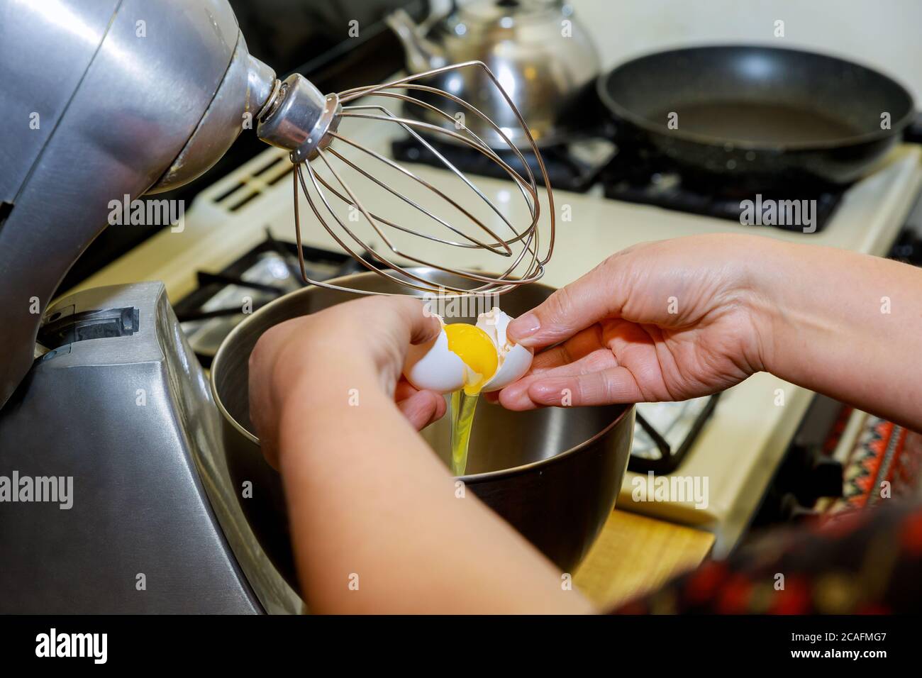 Egg yolk separation hi-res stock photography and images - Alamy