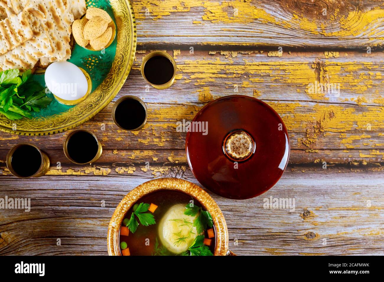 Seder plate hi-res stock photography and images - Alamy