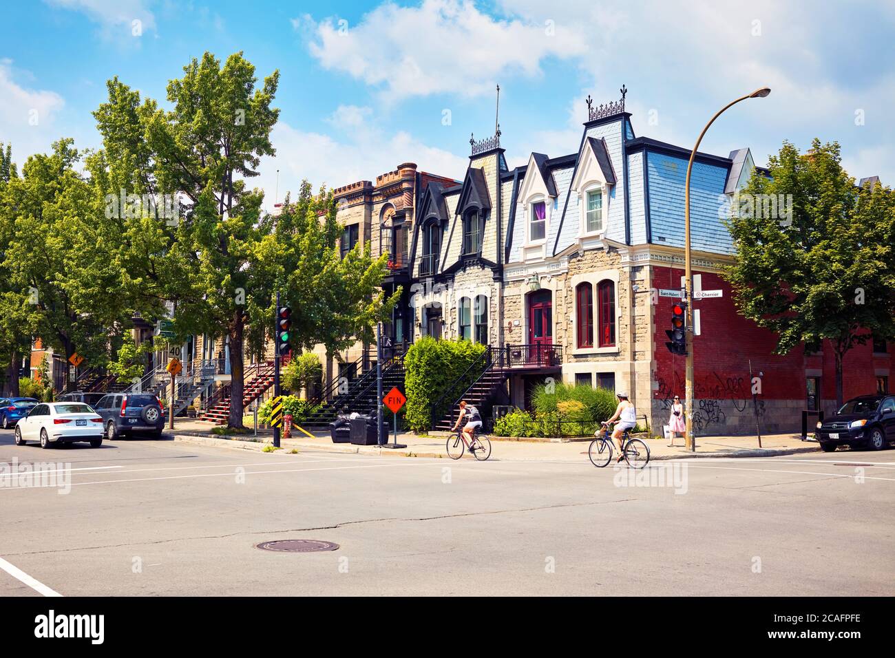 Traditional canadian house hi-res stock photography and images - Alamy