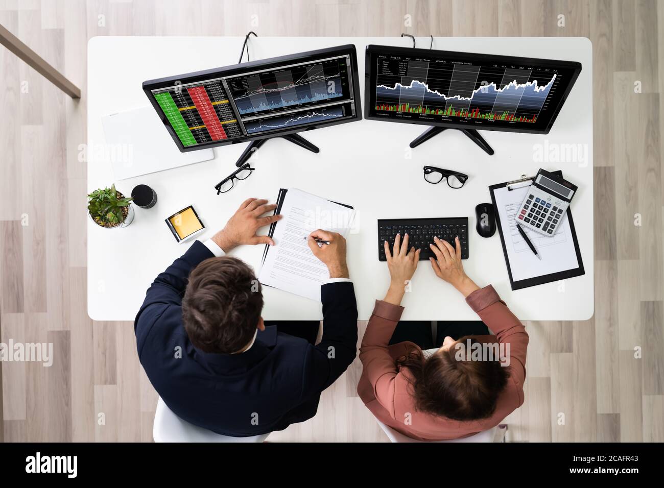 Broker Monitor High Resolution Stock Photography and Images - Alamy