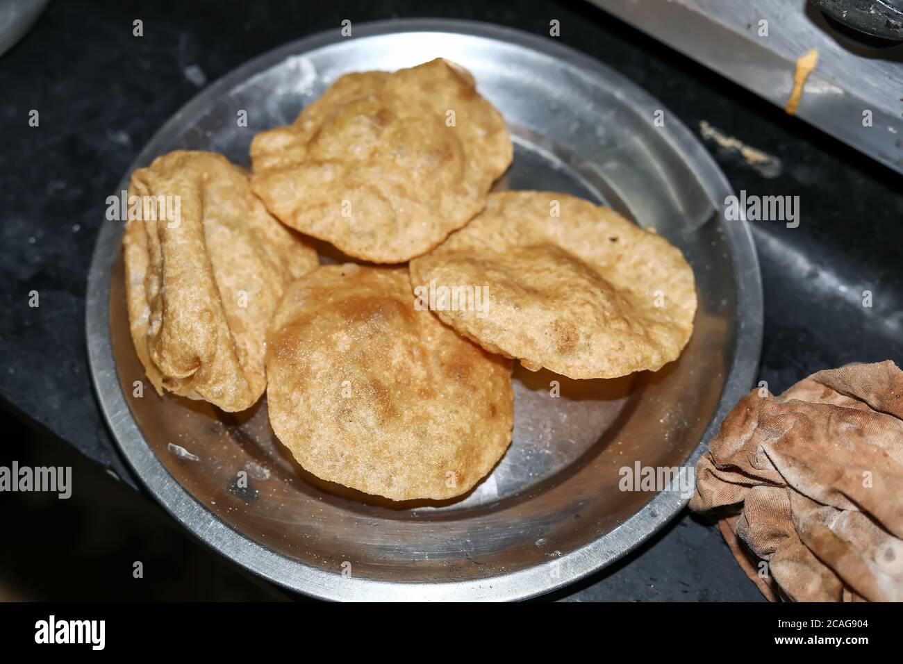 Plain puri hi-res stock photography and images - Alamy